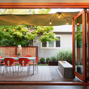 75 Beautiful Contemporary Patio With An Awning Pictures & Ideas | Houzz