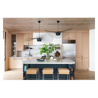 Natural Rift-Cut White Oak Modern Kitchen with Curvy Paneled Navy-Blue ...