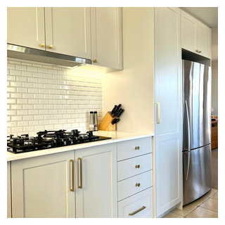 Grey Shaker Kitchen with Brass Hardware - Hampton - Kitchen - Sydney ...