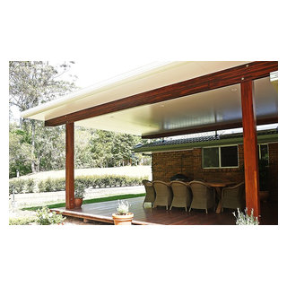 Merbau Deck & Fly Over Roof - Rustic - Brisbane - by Buildmast ...