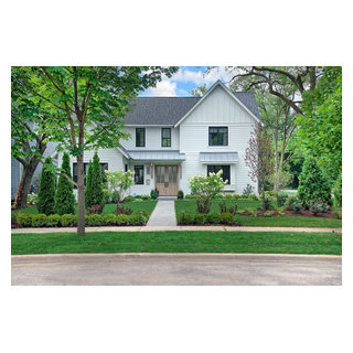 White Contemporary Farm House - Farmhouse - Exterior - Chicago - by ...
