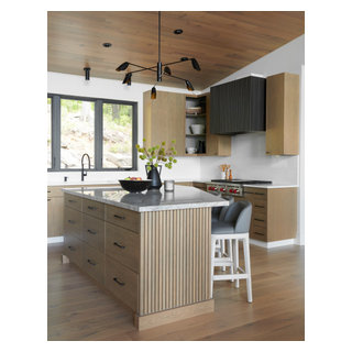 Modern & Natural White Oak Kitchen with Full Height Back Splash ...