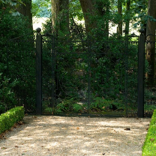 75 Privacy Driveway Ideas You'll Love - December, 2025 | Houzz