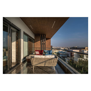 OVERLAPPING VOLUMES - Modern - Balcony - Hyderabad - by URBAN ZEN | Houzz