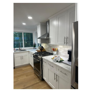 Stunning Counter-top and backsplash blend in Issaquah, WA - Farmhouse - Kitchen - Seattle - by ...