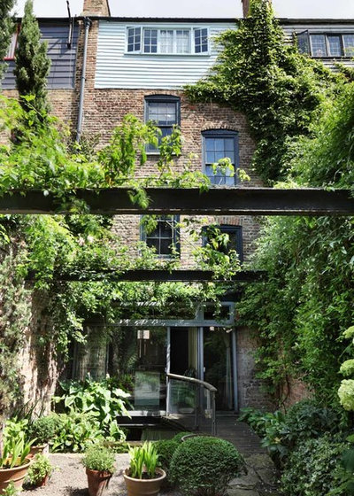 8 Ways to Give a Flat Garden More Depth or Height | Houzz AU