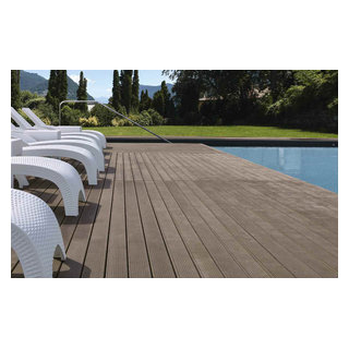 Modern brown pool deck - Modern - Pool - Miami - by Simple Steps | Houzz AU