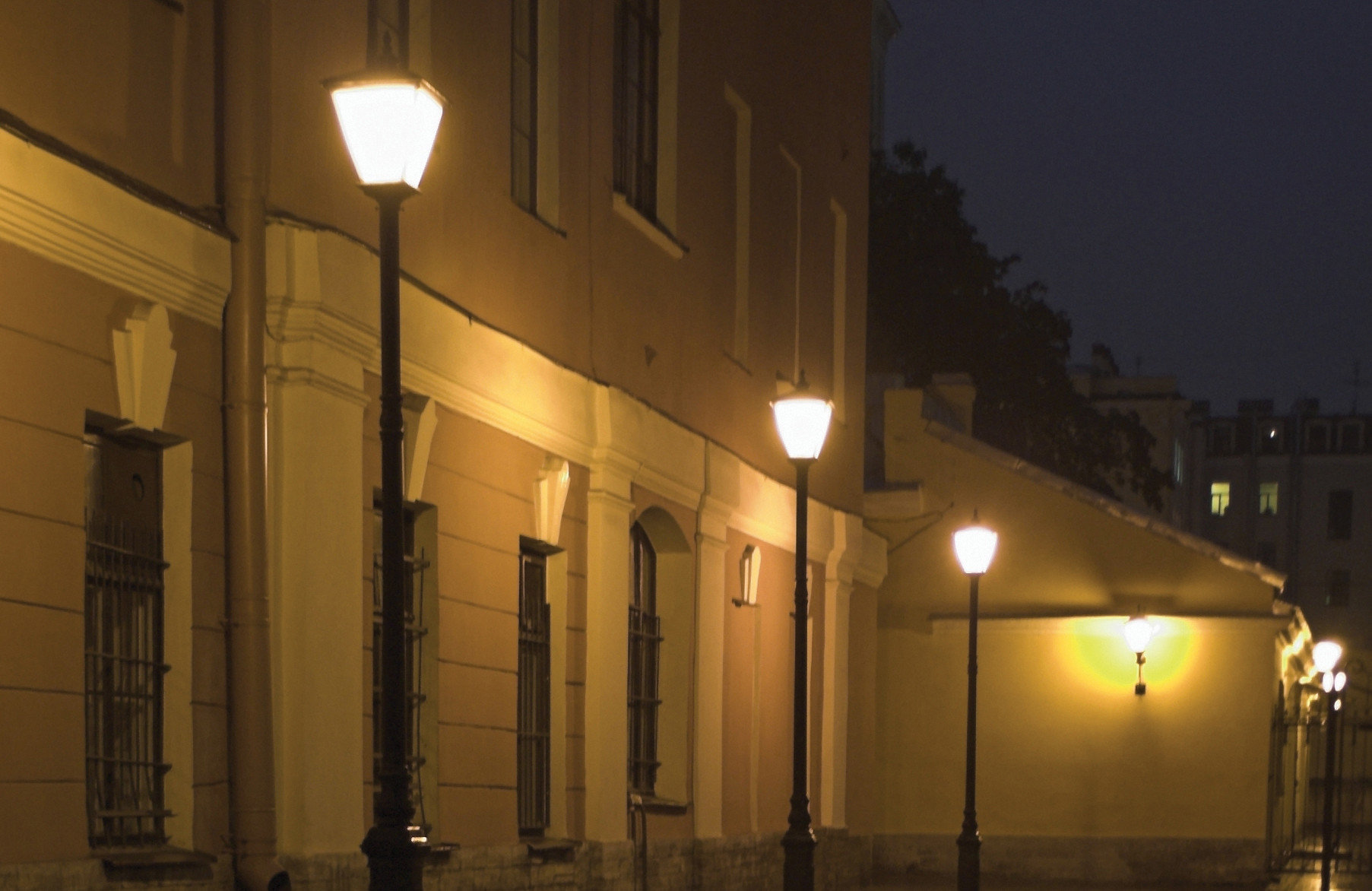 35W LED A25 Hi-Pro HID Replacement, 6500K, Mogul extended Base, 120 ...