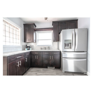 Beverly Kitchen Design and Renovation - Modern - Kitchen - Chicago - by ...