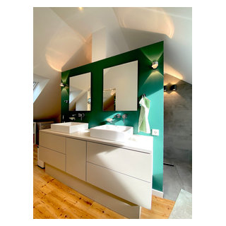 Kleines Vollbad unter Dachschrägen - Contemporary - Bathroom - Other ...