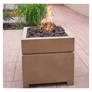 CUBO - Contemporary - Patio - Vancouver - by DreamCast Design and ...