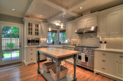 9ft ceiling and kitchen cabinets