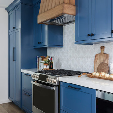 75 French Country Blue Kitchen Ideas You'll Love - August, 2025 | Houzz