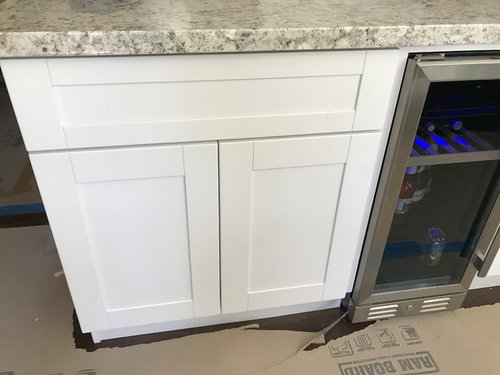 When to use two drawer pulls in kitchen vs. one drawer pull?