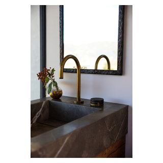 CALACATTA ORO FRANCHI & ARABESCATO OROBICO GRIGIO - Modern - Cloakroom ...