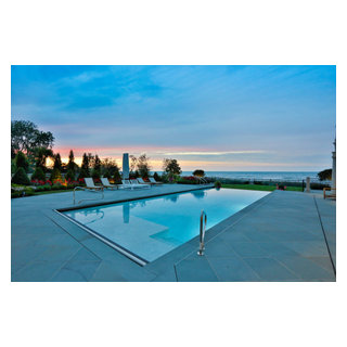 Wilmette, IL Rectilinear Swimming Pool with Separate Hot Tub ...