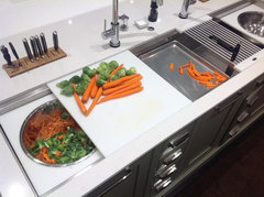 Help! How to center stove in kitchen for best visual