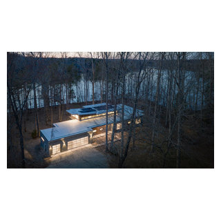 Wolf-Huang House on Lake Orange - モダン - 家の外観 - ローリー - Arielle C ...