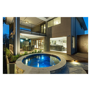 Oakleigh East - Modern - Pool - Melbourne - by Intrinsic Landscapes ...