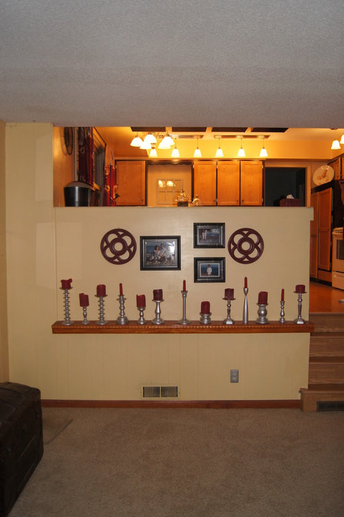 Need decorating ideas for a transition wall between family room and kitchen