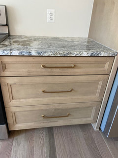 Kraftmaid WICKER cabinet stain