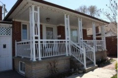 Front porch railing or no railing?