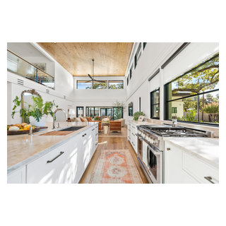Modern Sunlit Kitchen with Expansive Open Layout - Modern - Kitchen ...
