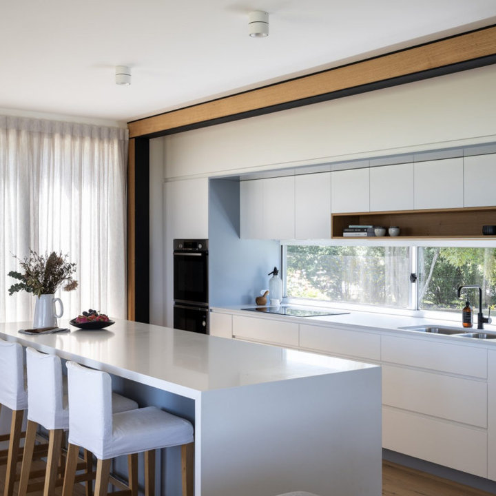 75 Beautiful Kitchen with Window Splashback Ideas & Designs - December ...