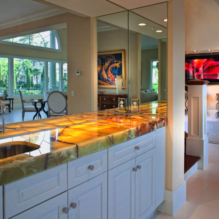 75 Beautiful Home Bar with Onyx Benchtops Ideas & Designs - July 2025 ...