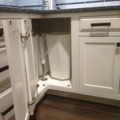 Corner base cupboard - super Susan, void?