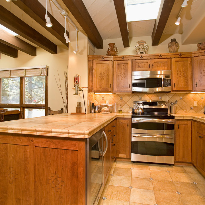 75 Kitchen with Tile Countertops Ideas You'll Love - January, 2026 | Houzz