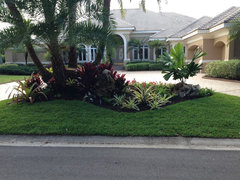 Central Florida Front Yard Landscaping- Adding coziness
