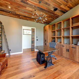 75 Beautiful Industrial Home Office Pictures & Ideas | Houzz