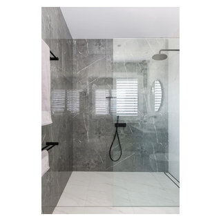 Waters Edge Custom - Beach Style - Bathroom - Sydney - by NJR Studios ...