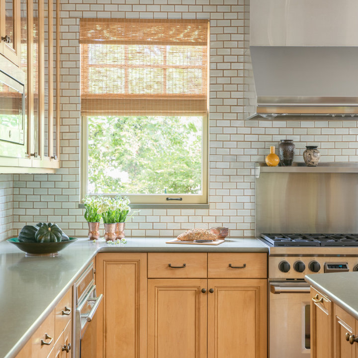 75 Beautiful Kitchen with Green Benchtop Ideas & Designs - August 2025 ...