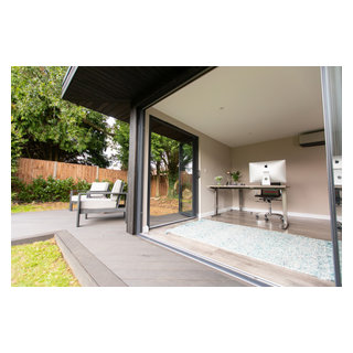 Garden office with overhang - Modern - Hertfordshire - by Urban Spaces ...