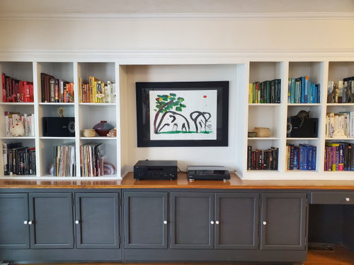 Built-in Display and Storage