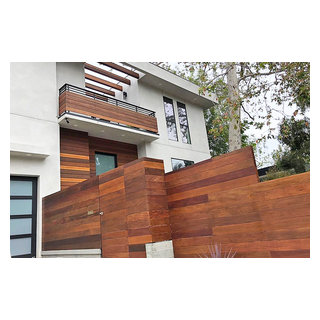 Custom Redwood Fence & Gate - Los Angeles - by Flores Artscape, Inc ...