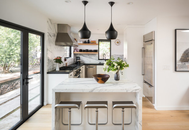 Kitchen of the Week: Clean Contemporary Style in Black and White