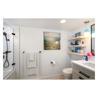 Space Needle Small Condo Bath - Modern - Bathroom - Seattle - by Neil ...