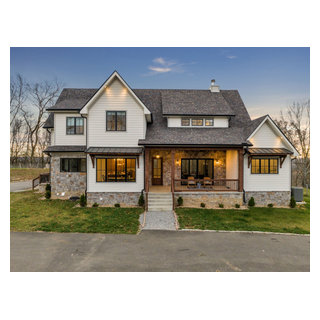 Modern Farmhouse Masterpiece with Panoramic Hilltop Views – Middle ...