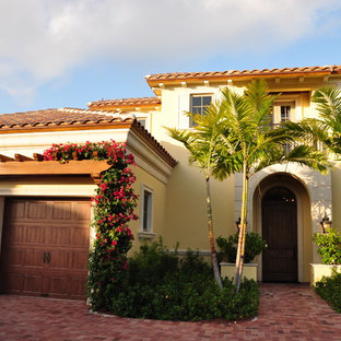 75 Beautiful Yellow Stucco Exterior Home Pictures & Ideas | Houzz