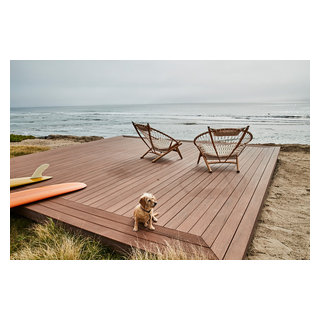 Beach house deck - Malibu CA - Beach Style - Deck - Los Angeles - by LA ...