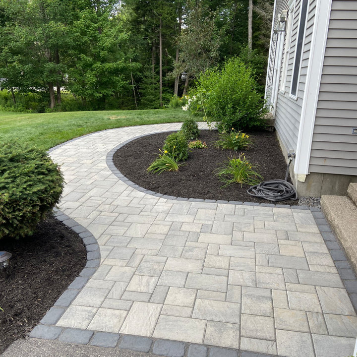 75 Concrete Paver Walkway Ideas You'll Love - June, 2025 | Houzz