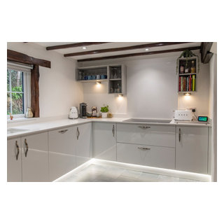 Modern Twist On Traditional Cornish Cottage - Moderne - Cuisine ...