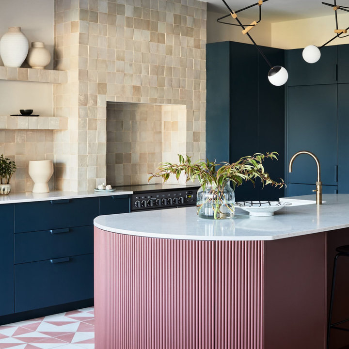 75 Beautiful Kitchen with a Chimney Breast Ideas and Designs - April ...