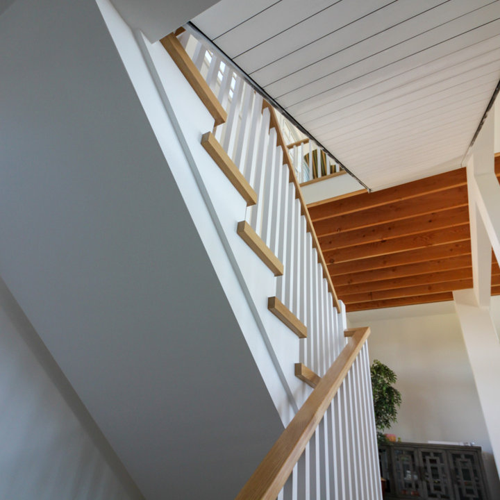 75 Beautiful Staircase with Tongue and Groove Walls Ideas and Designs ...