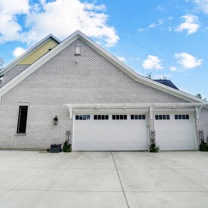75 French Country Garage and Shed Ideas You'll Love - May, 2026 | Houzz