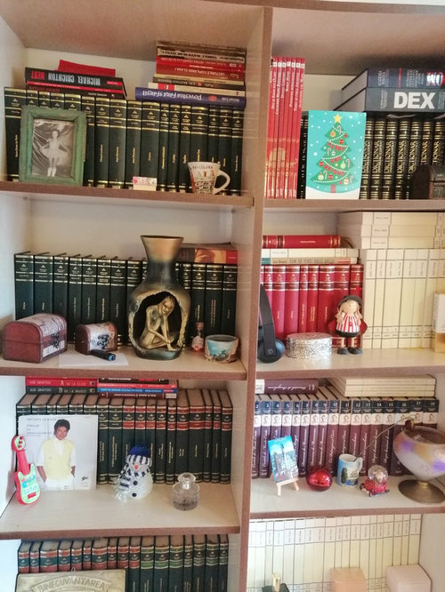 Do you think the shelves are too crowded?