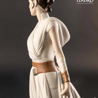 Lladro Rey Star Wars Figurine 01009414 - Contemporary - Decorative ...